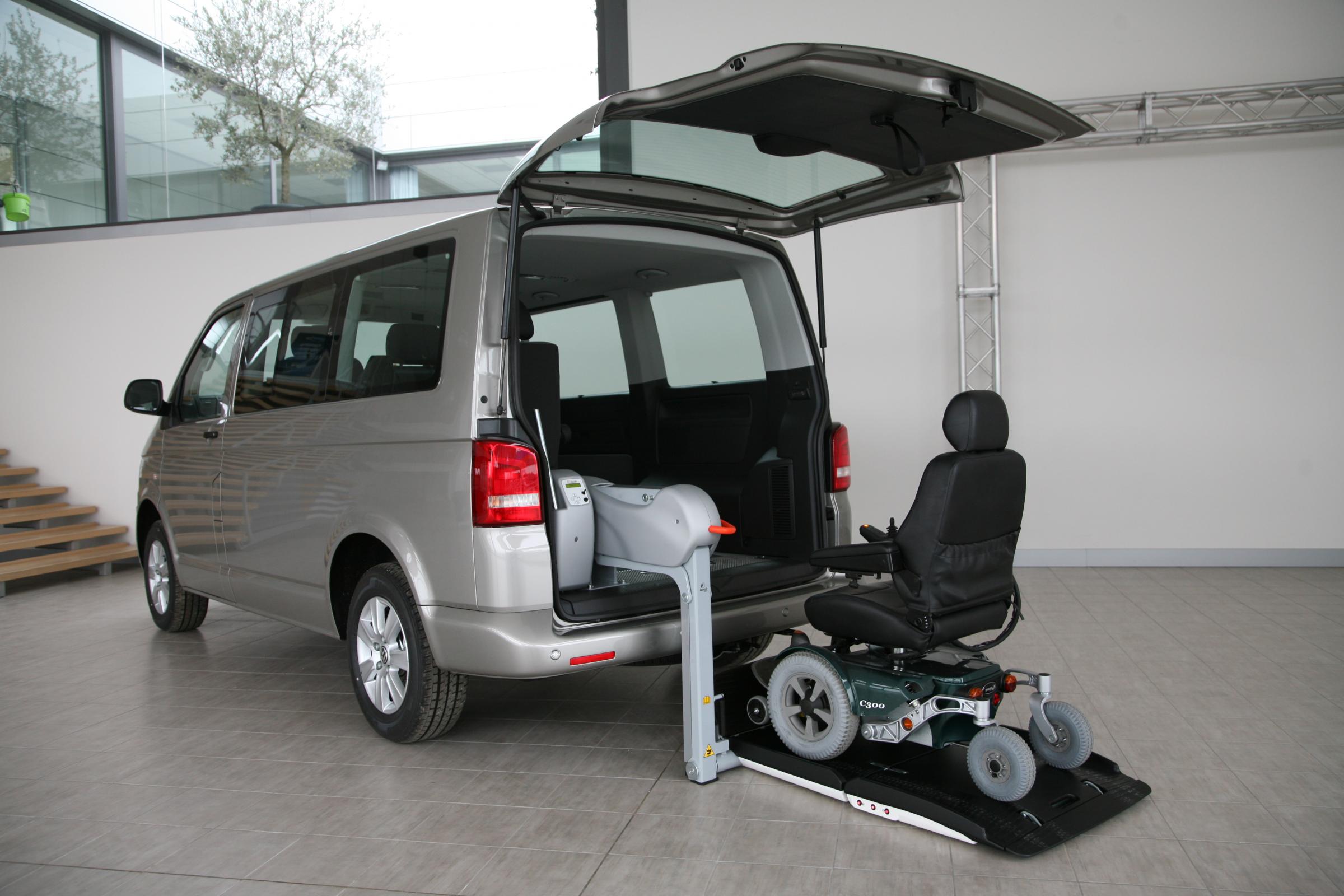 Volkswagen Multivan rolstoelbus | Bij Freedom Auto Aanpassingen