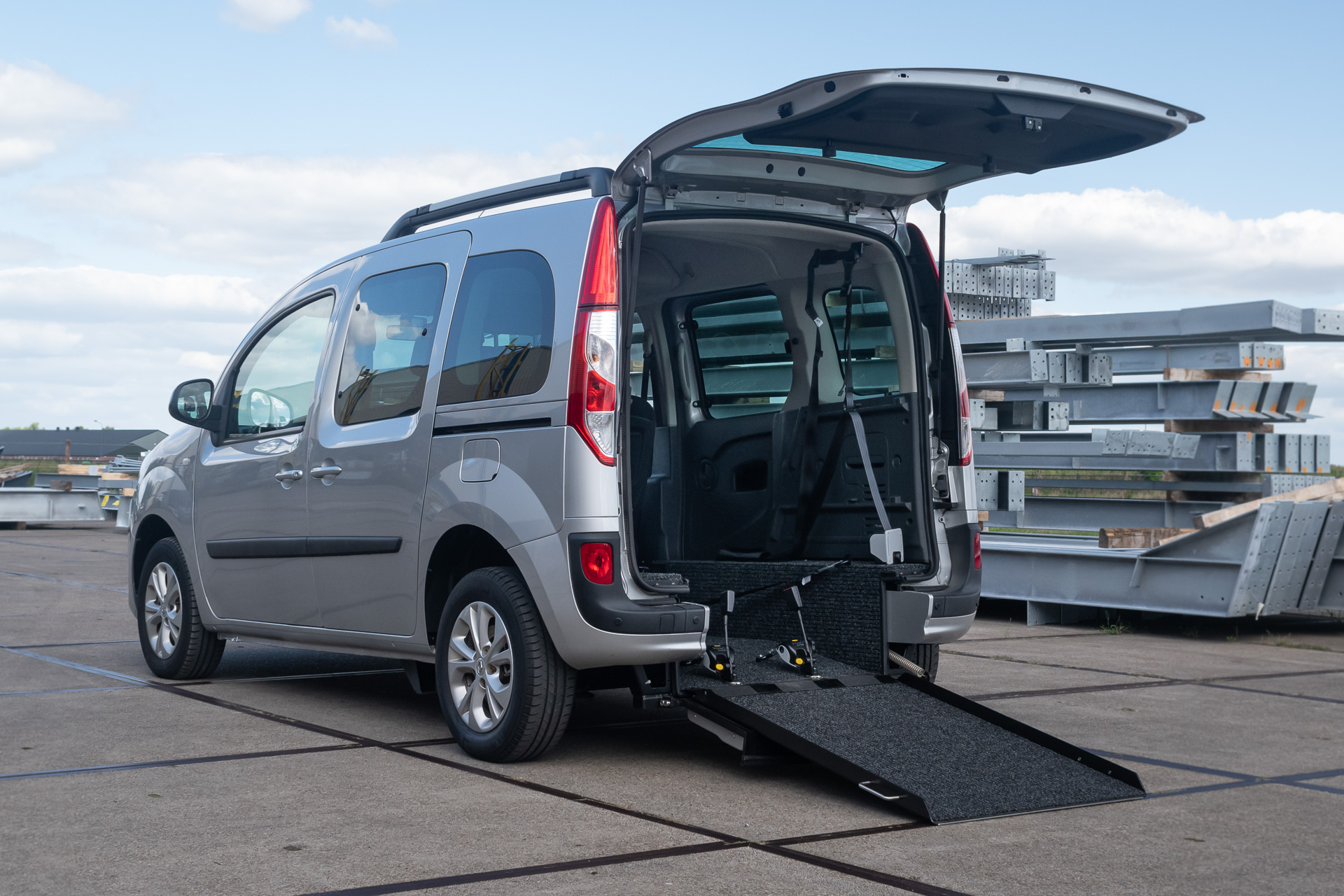 Renault Kangoo rolstoelauto | Bij Freedom Auto Aanpassingen