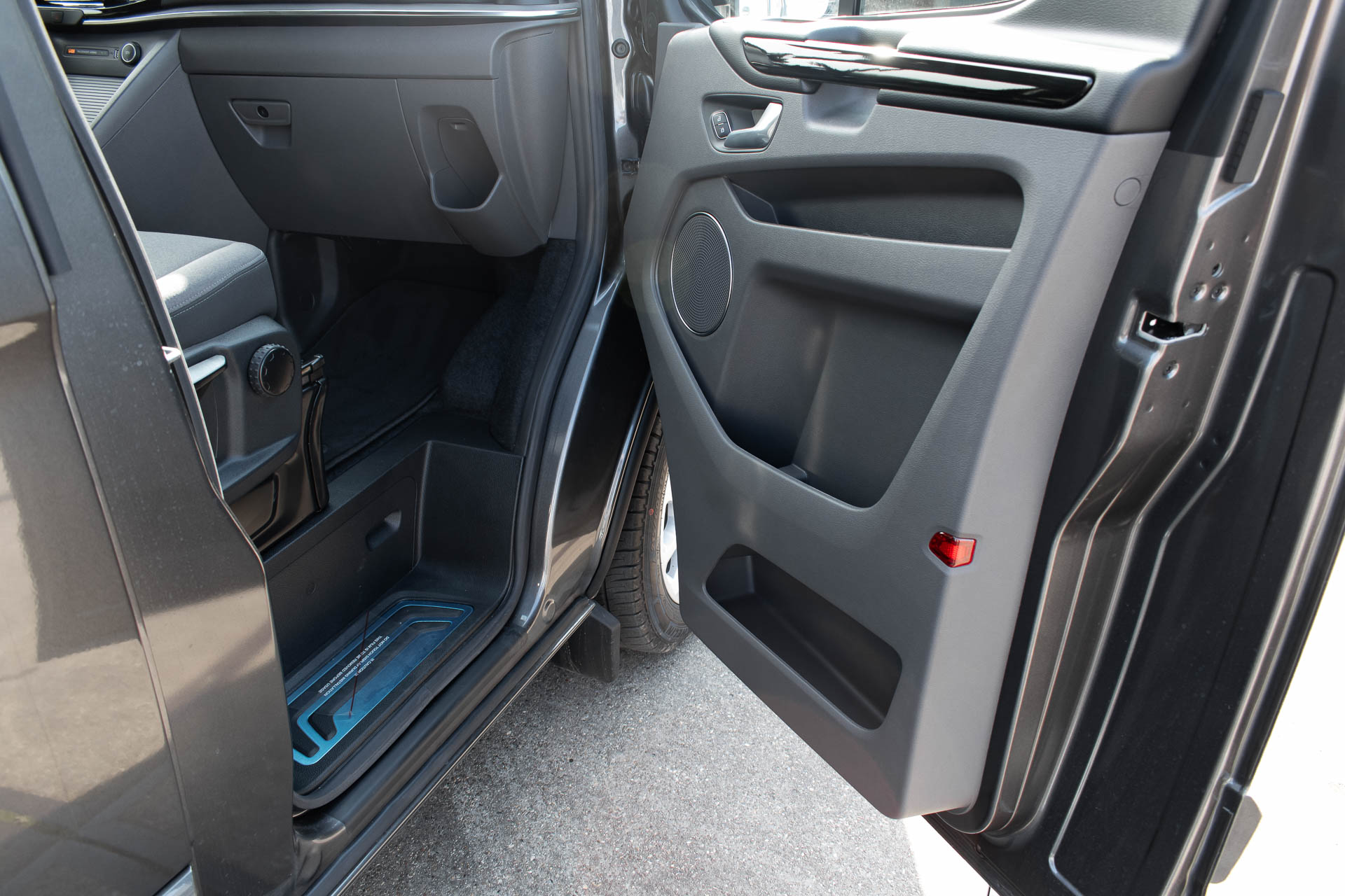 Ford Tourneo / Transit Independence™ Rolstoelbus | Freedom AA