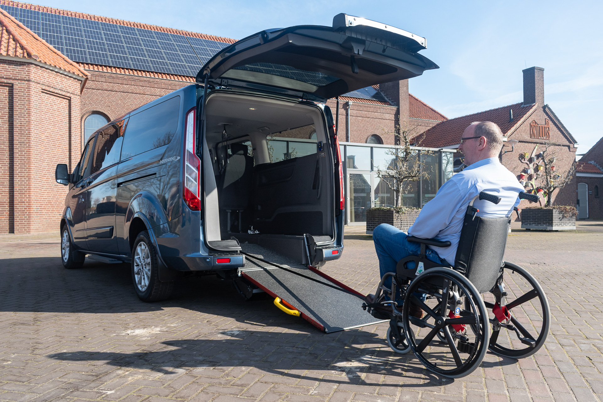 Ford Tourneo / Transit Independence™ Rolstoelbus | Freedom AA