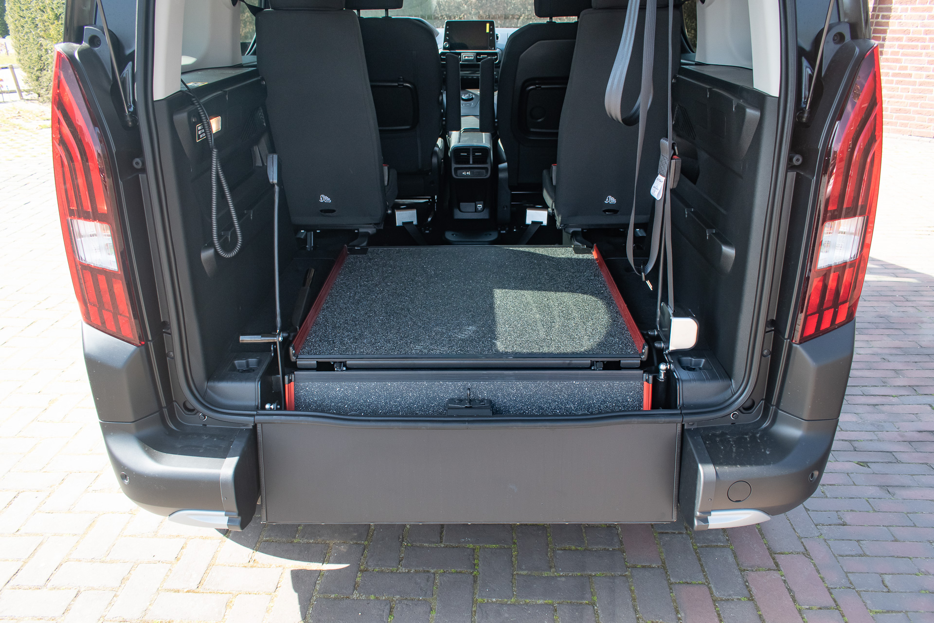 Peugeot Rifter Horizon - Freedom Auto Aanpassingen